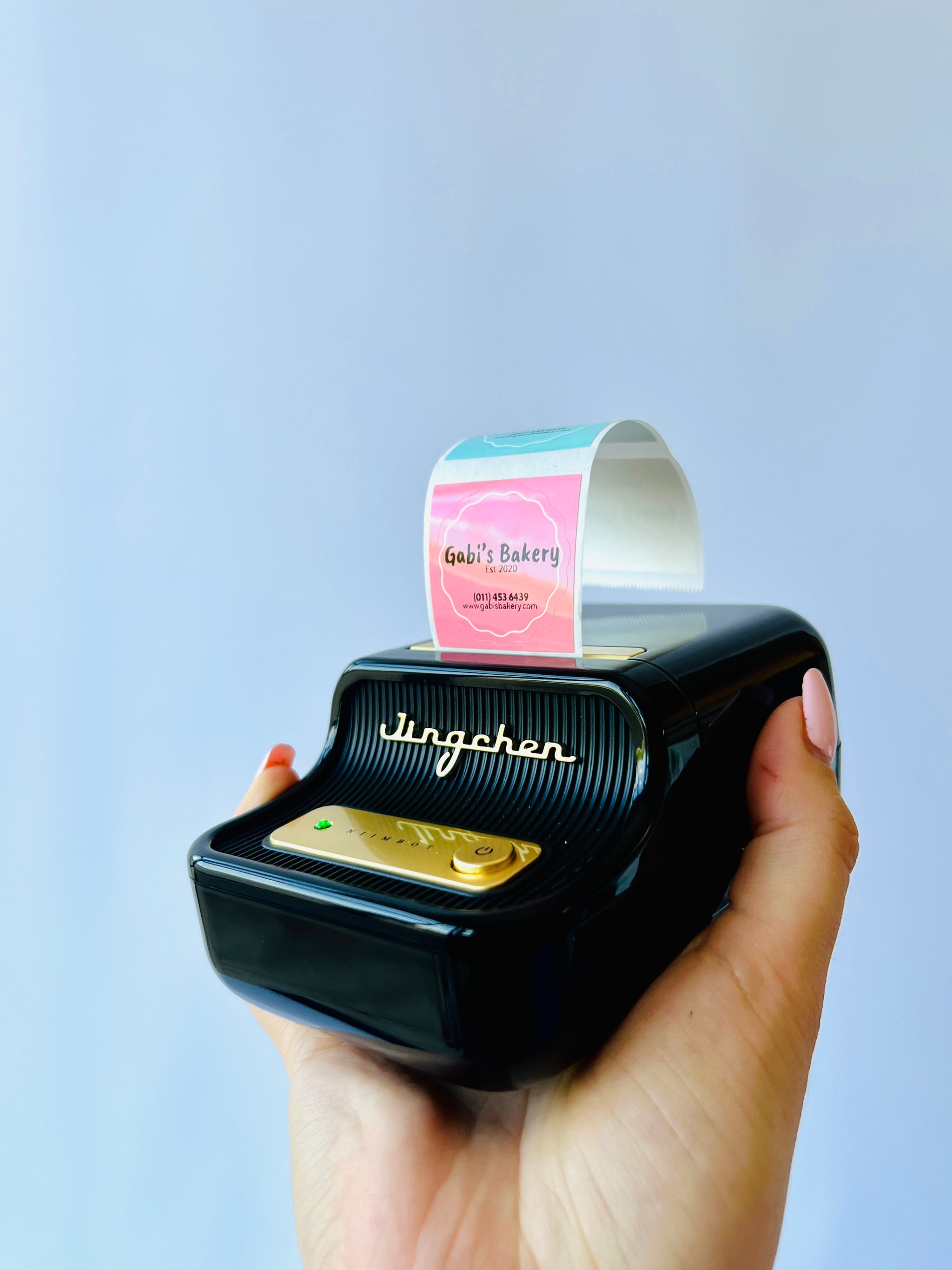 Small Coloured Wavy Labels - 200 per roll 🧁 – Labelly