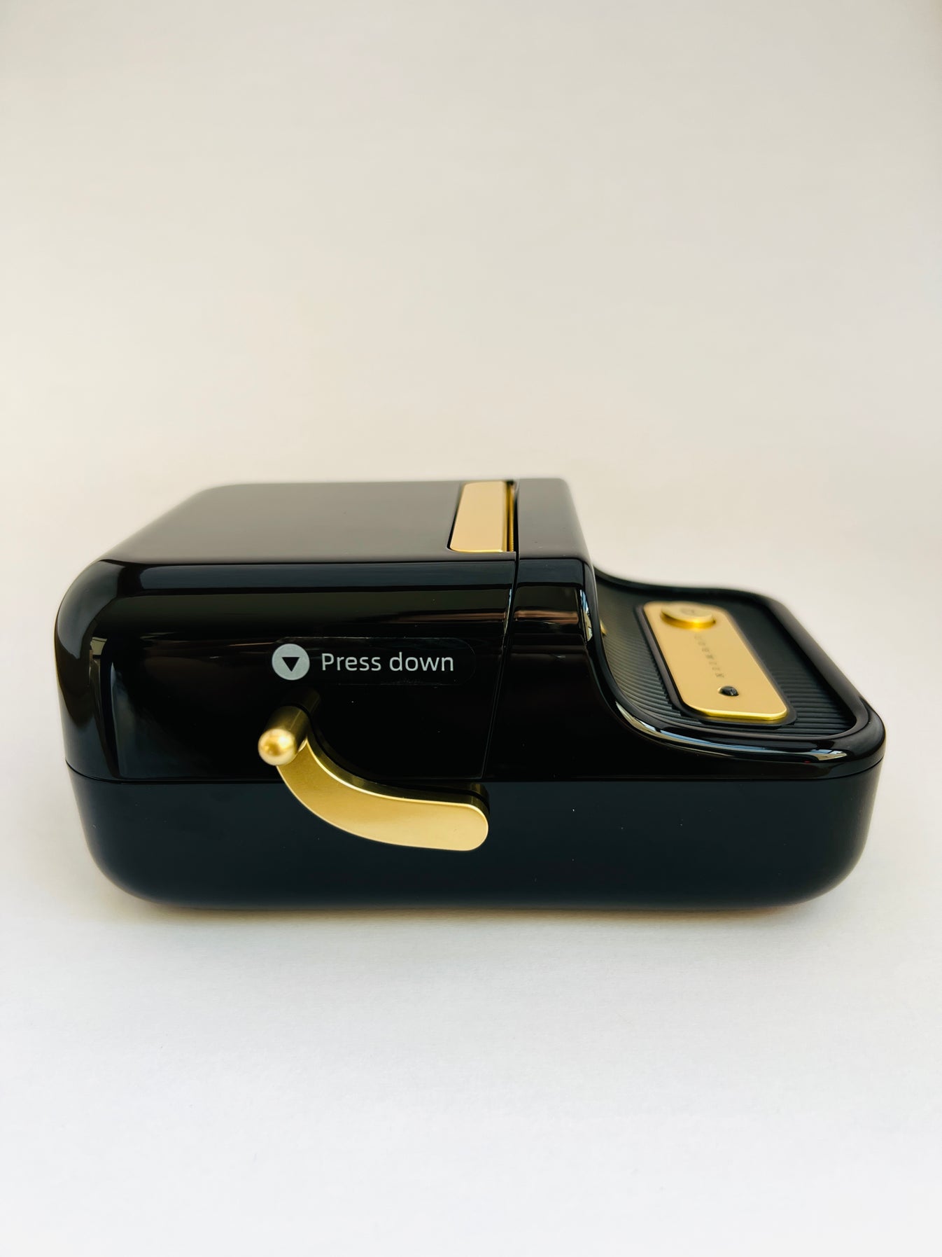 The Black Business Label Printer + Free Roll of 230 Labels – Labelly