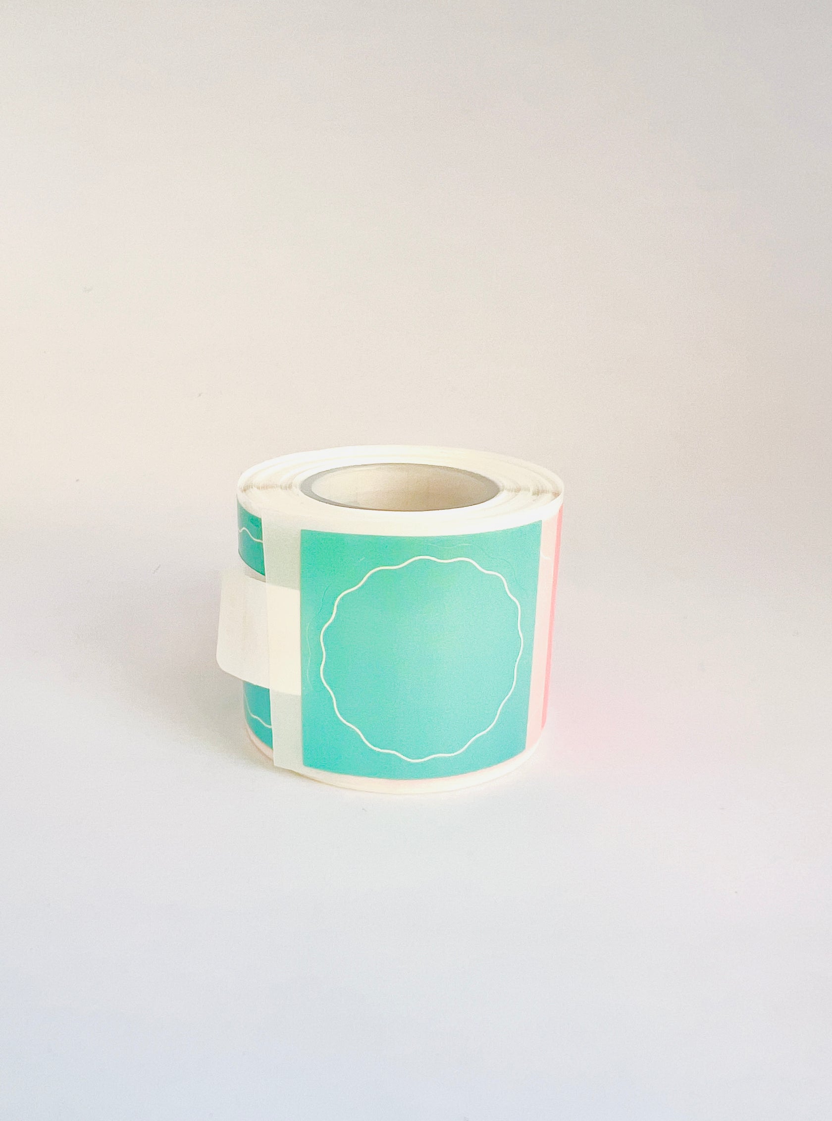 Small Coloured Wavy Labels - 200 per roll 🧁 – Labelly