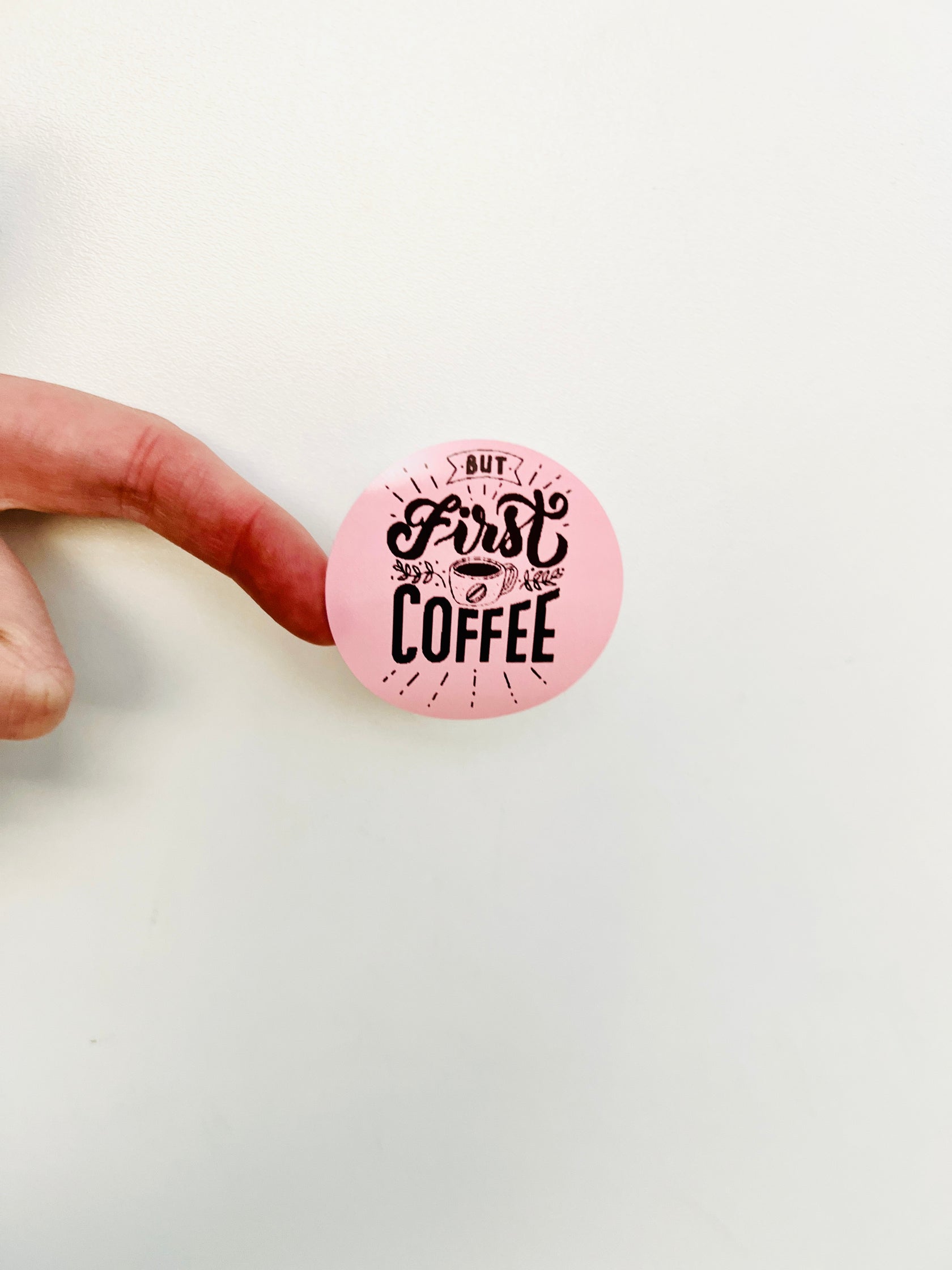 Large Pink Round Labels - 150 per roll 🔘 – Labelly